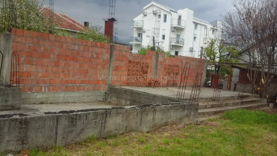 Urbanized plot with construction started, Zagoric, Podgorica ...