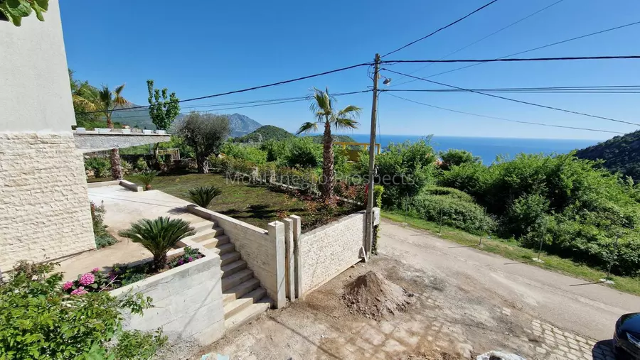 House with a pool and sea view, Marovici | Montenegro Prospects