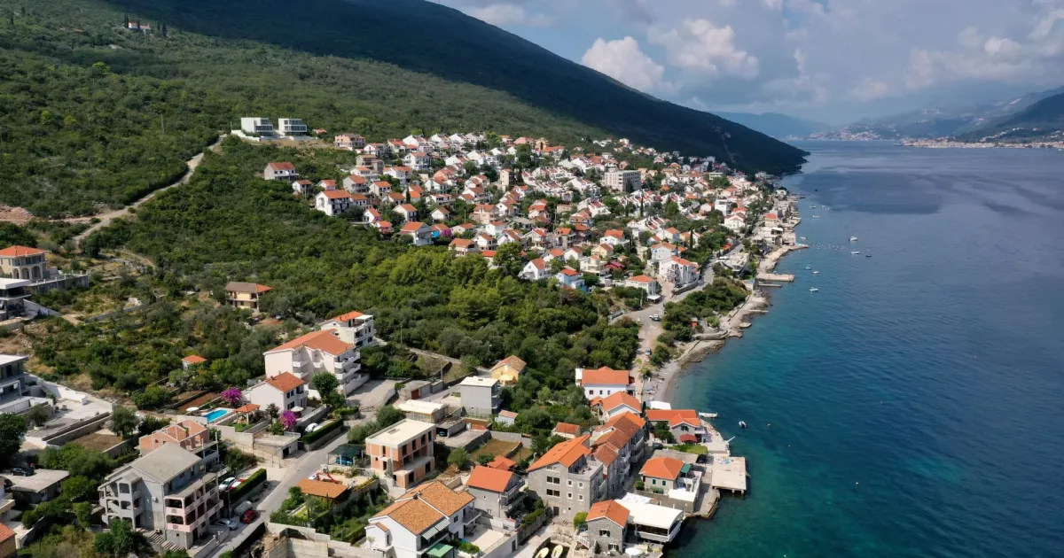 Five buildable plots with excellent sea views for sale in Krasici ...