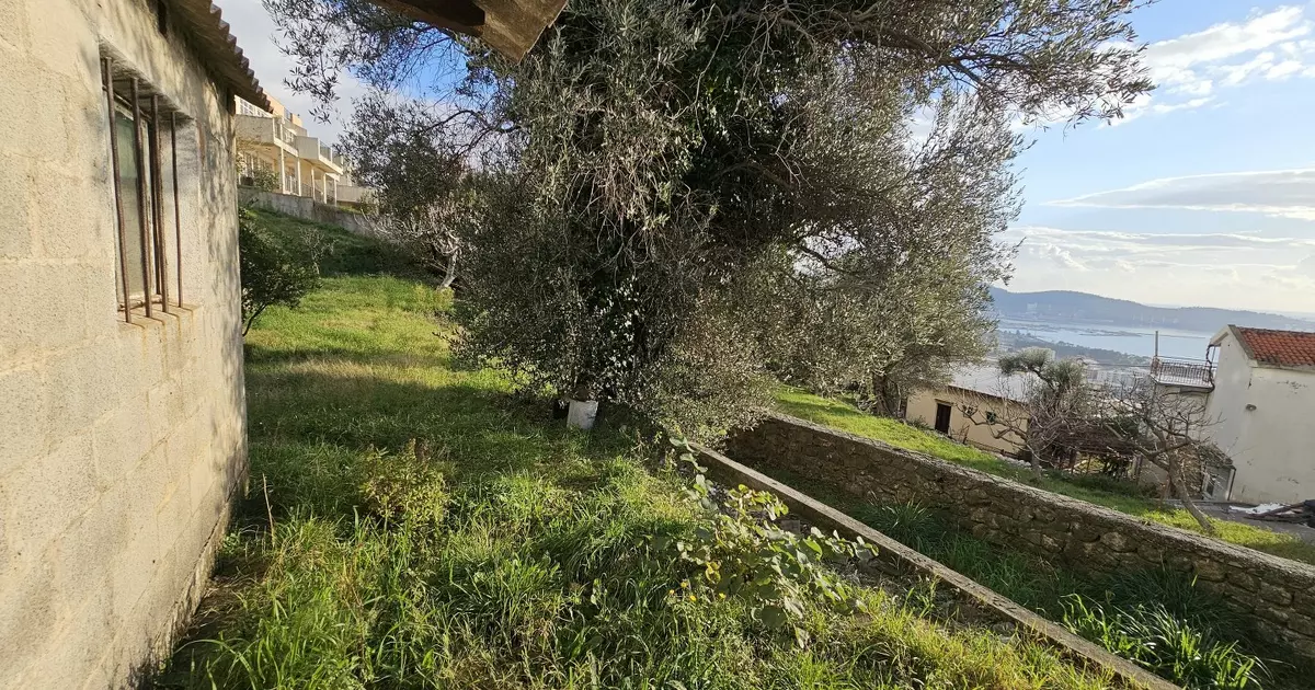 Old house with a large plot, Susanj | Montenegro Prospects