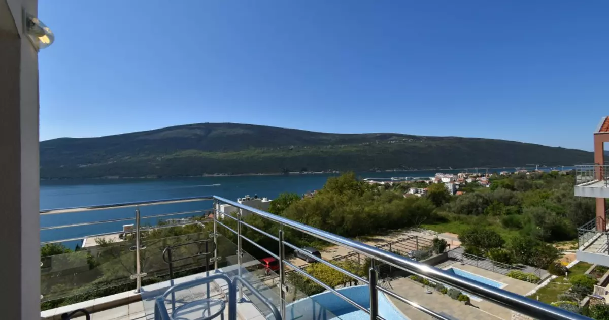 Two bedroom apartment in a complex with shared pool, Djenovici ...