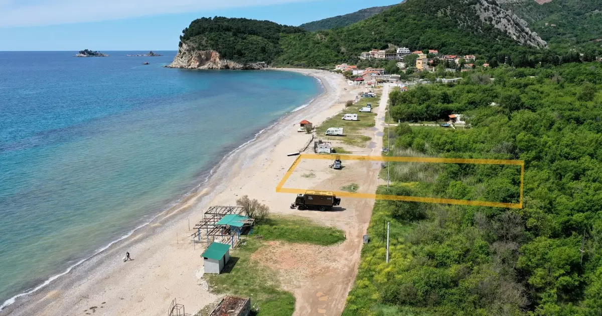 Plot on the first line to the beach in Buljarica | Montenegro Prospects