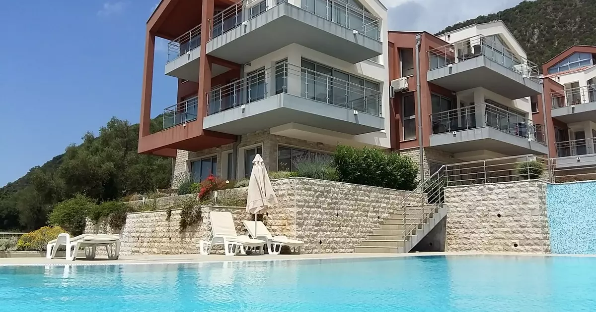 Apartment in a Complex with Pool, Đenovići | Montenegro Prospects